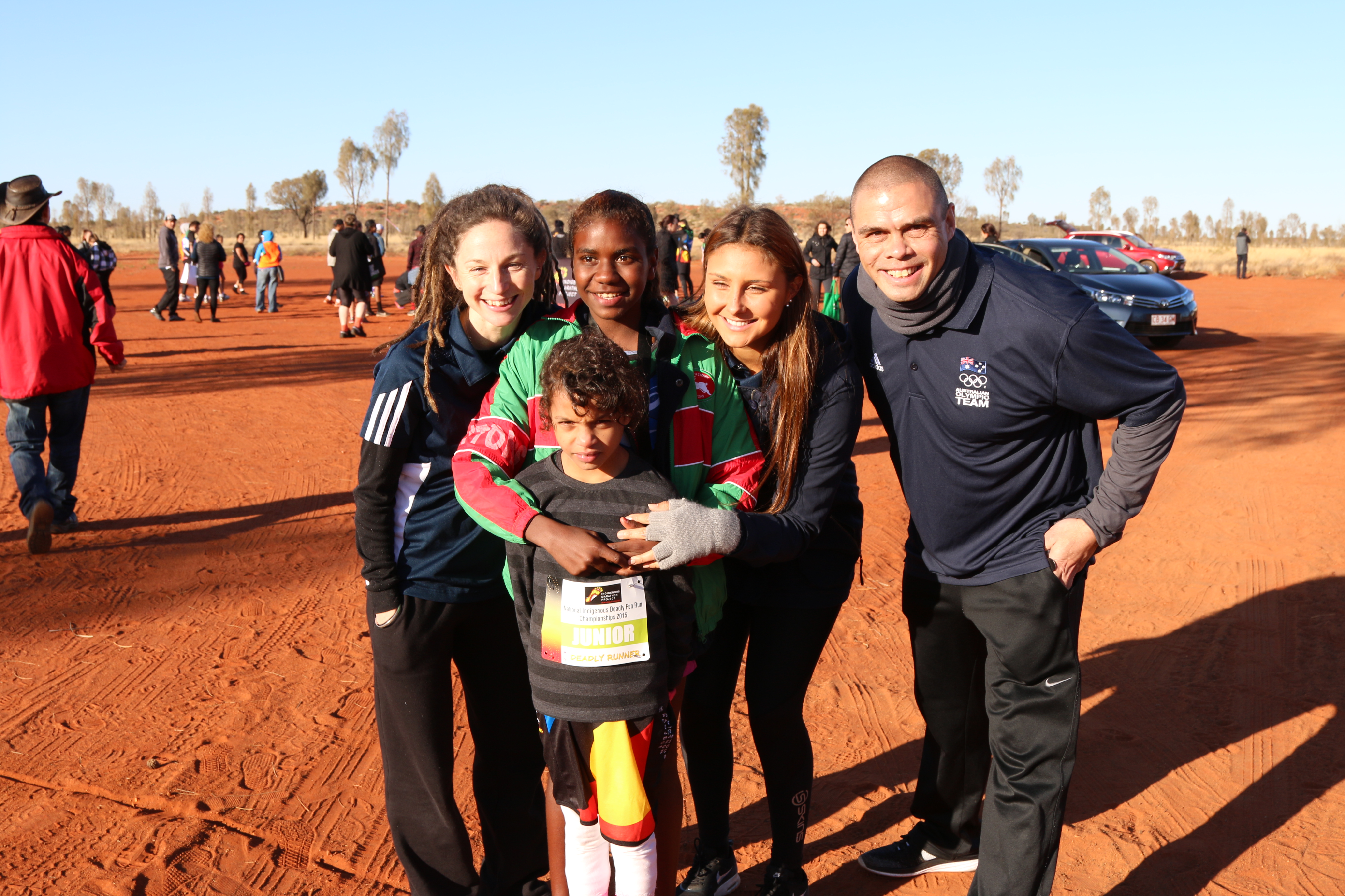 Olympians join Indigenous runners in 'deadly' lap of Uluru | Australian ...