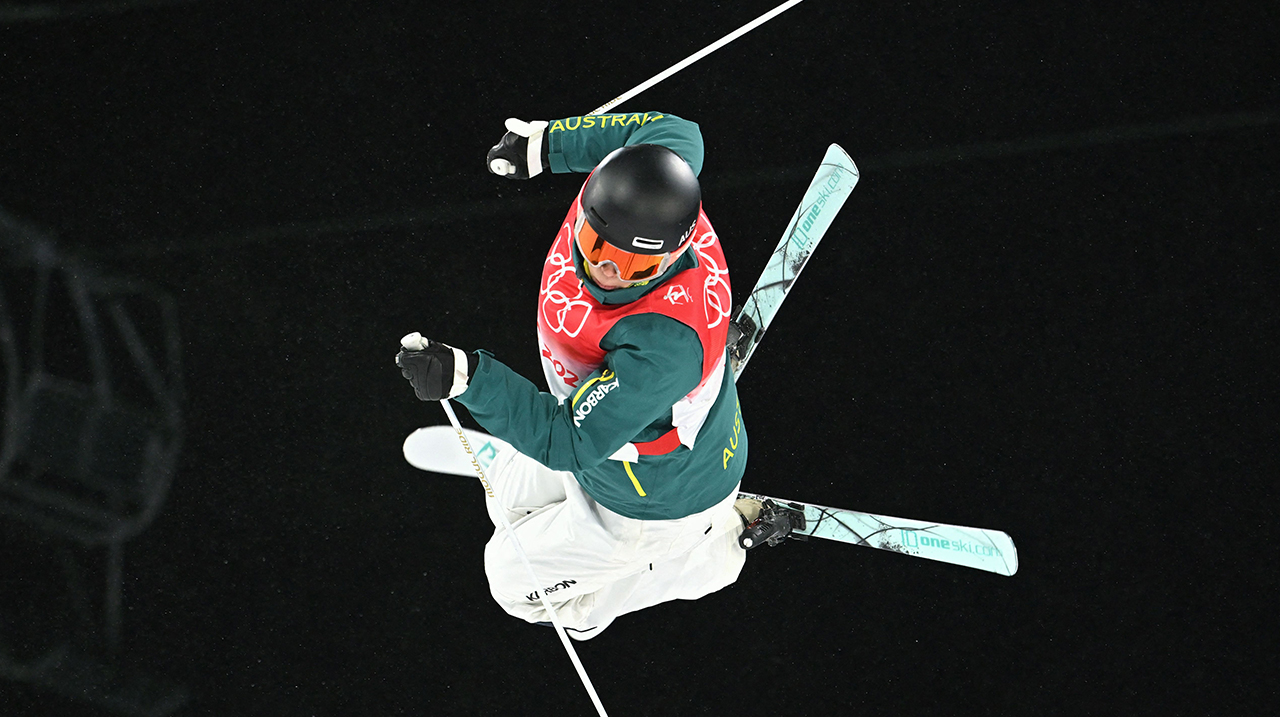 Jakara Anthony tops moguls qualifying with smooth run to the final ...