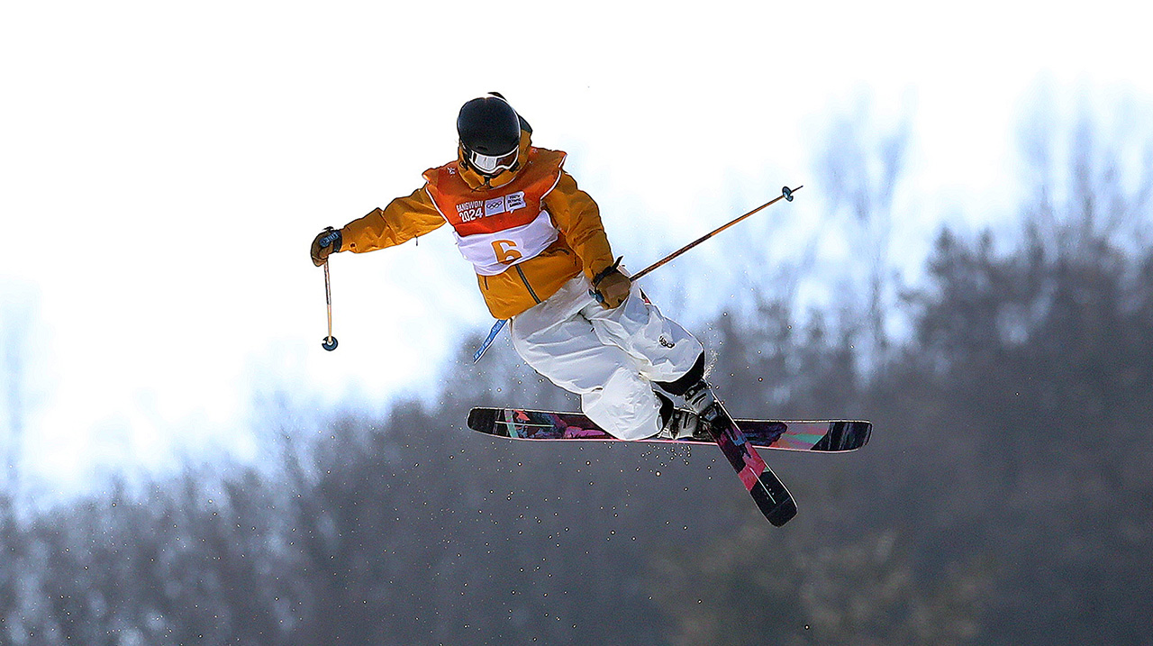 Daisy Thomas chasing ‘the buzz’ not medals on freestyle skiing slopes ...