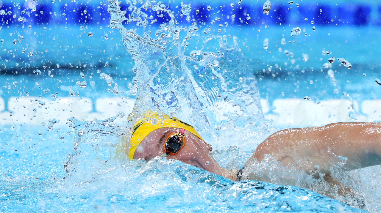 Mollie leads the way as big guns return to the pool after golden night ...